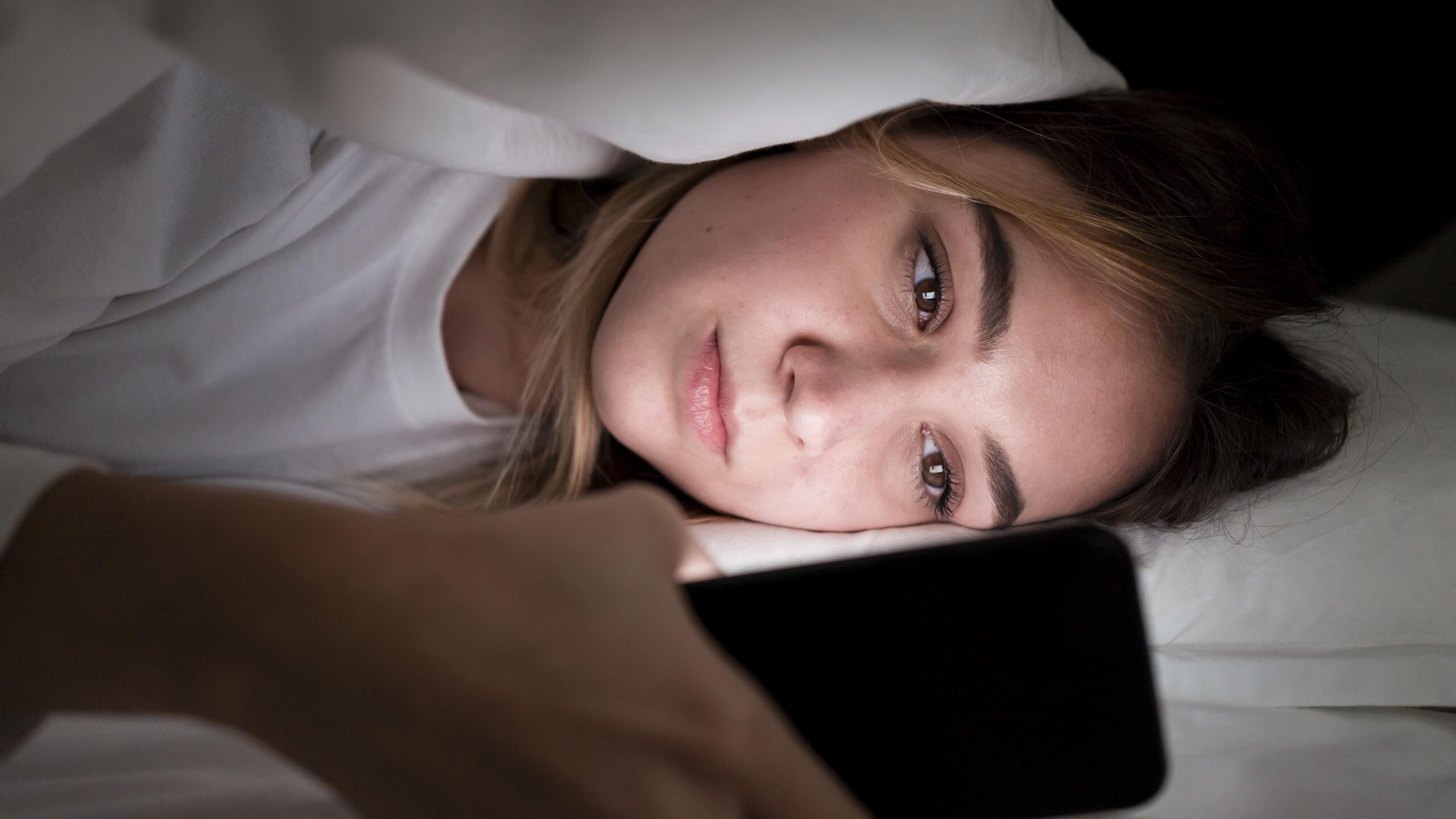 The Impact of Technology on Sleep and How to Mitigate It – Vital Health ...